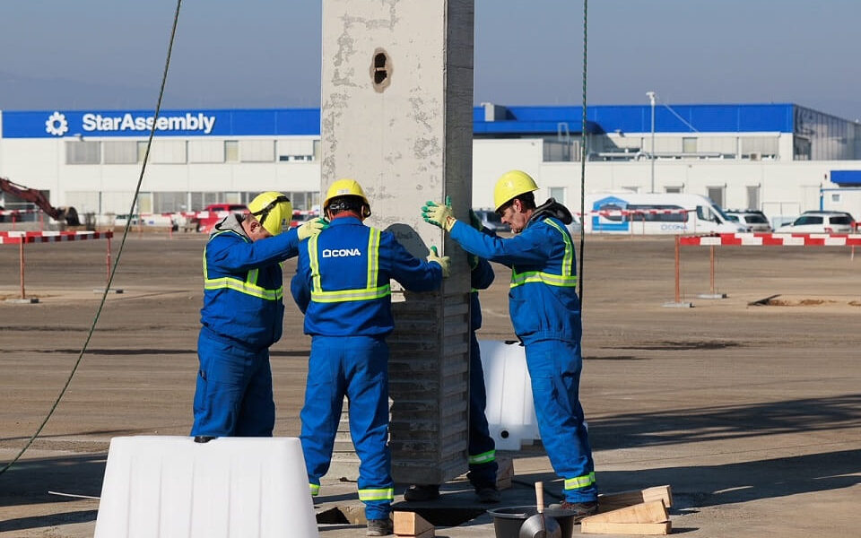 Mercedes-Benz a început construcția noii fabrici, în valoare de 130 de ...